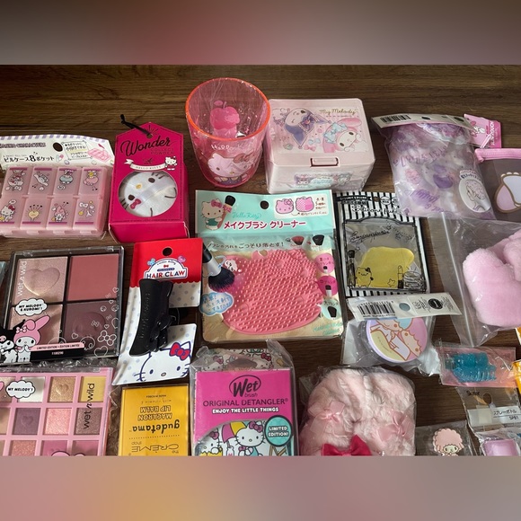 Sanrio | Accessories | Sanrionwt The Ultimate Character Beauty Bundle ...